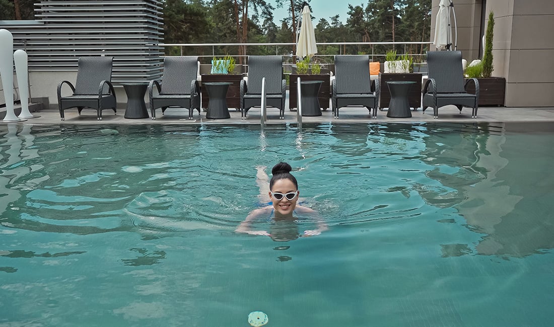 Outdoor Pool Furniture Ideas - sunshine