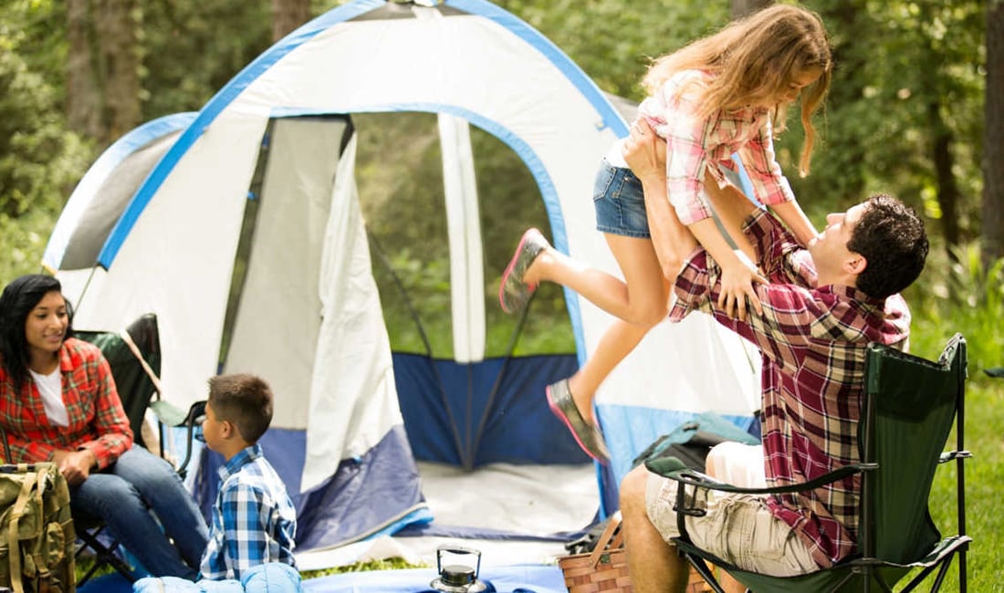 10 Outdoor Playhouse Furniture Ideas - sunshine